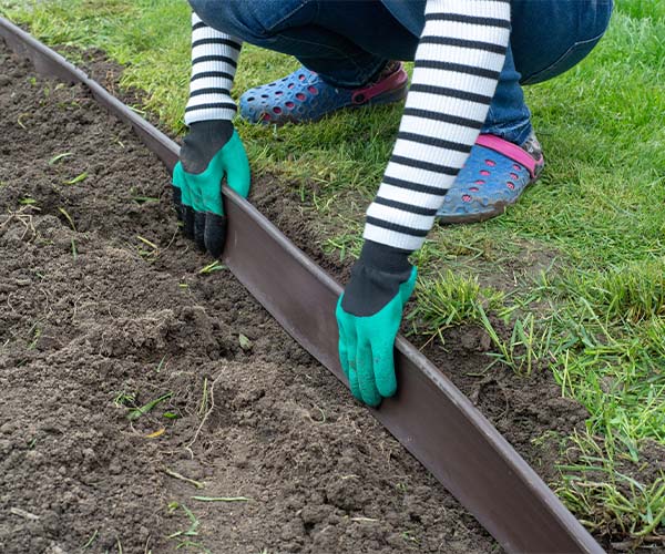 How To Install Garden Edging | Garden Edging Techniques